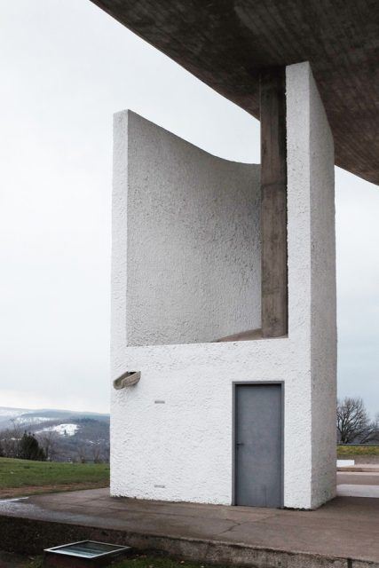 Ronchamp (Notre Dame du Ronchamp) / Le Corbusier - Arkitektuel
