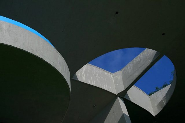 Arongo Evi / John Lautner (1973) - Arkitektuel